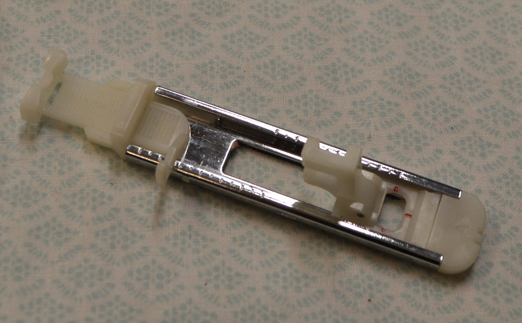 BROTHER Vintage One Step Buttonhole Foot - Screw on (Pre-owned ...